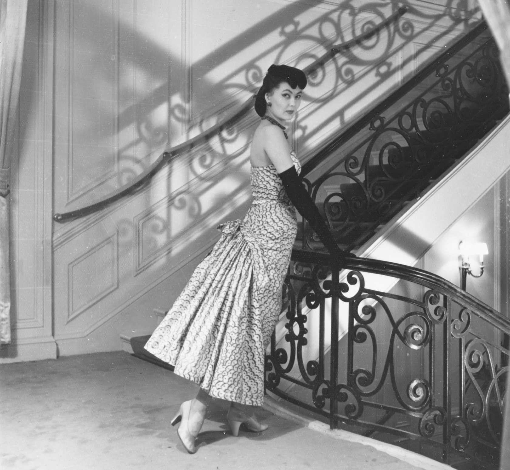 Models on the staircase | La Galerie Dior