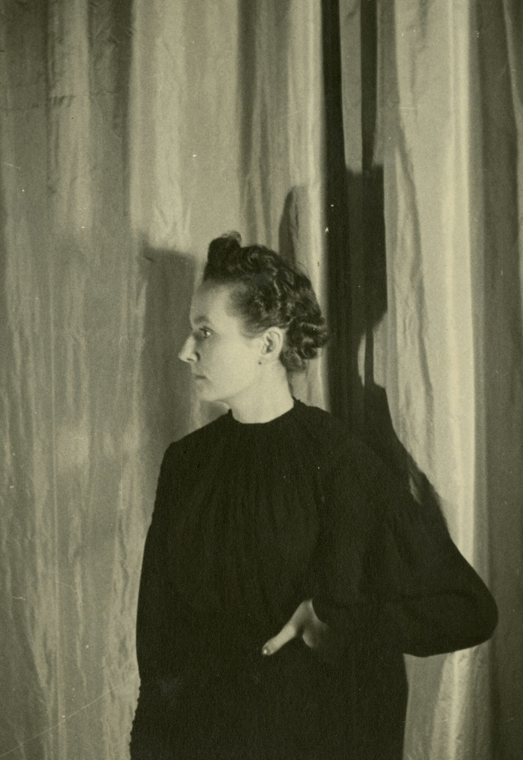 Miss Dior, Haute Couture Spring-Summer 1949, Trompe l'œil line | La ...